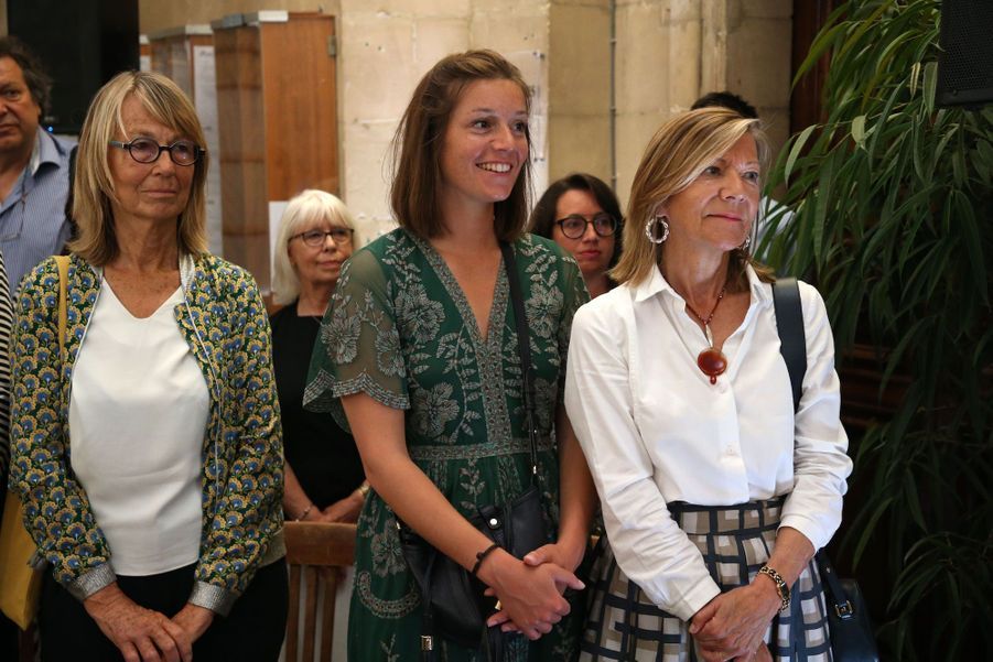 Entouré de sa famille, Patrick de Carolis officiellement élu maire d'Arles