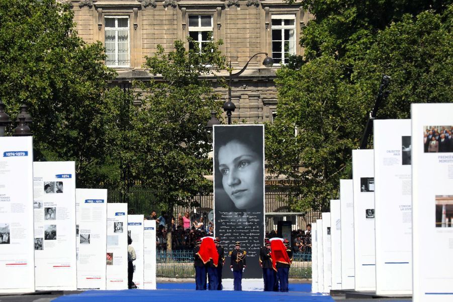 Simone Veil entre au Panthéon