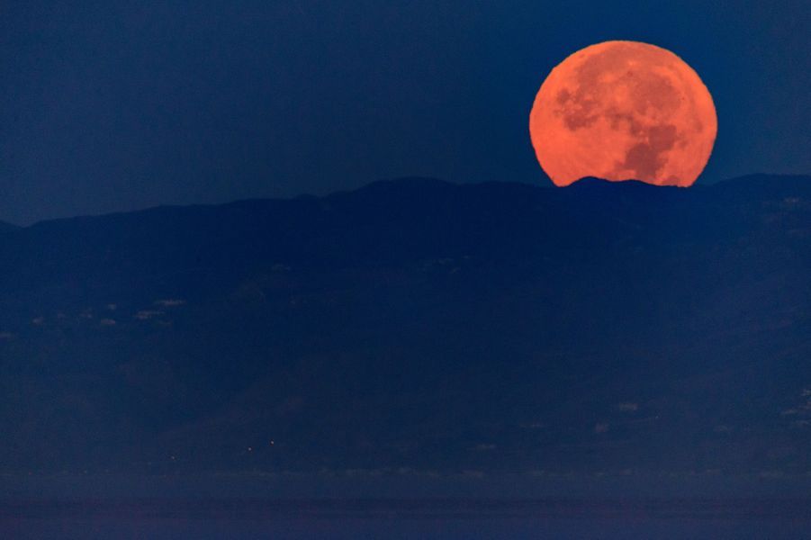 La beauté céleste de la Super Lune
