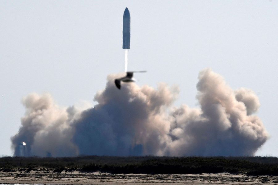 Les images du crash de la fusée Starship de SpaceX