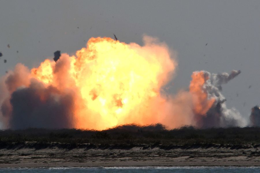 Les images du crash de la fusée Starship de SpaceX