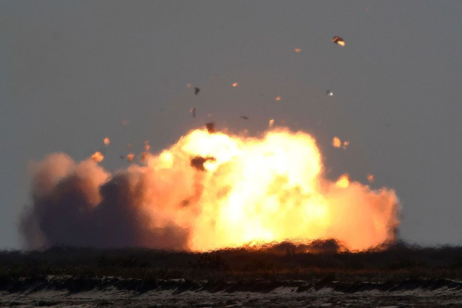 Les images du crash de la fusée Starship de SpaceX