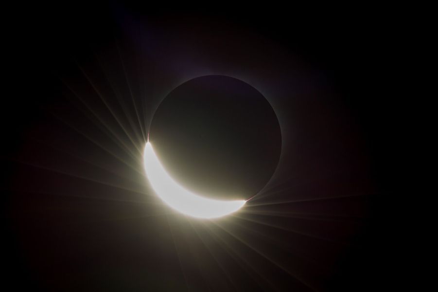 Les incroyables images de l’éclipse vue de l’espace