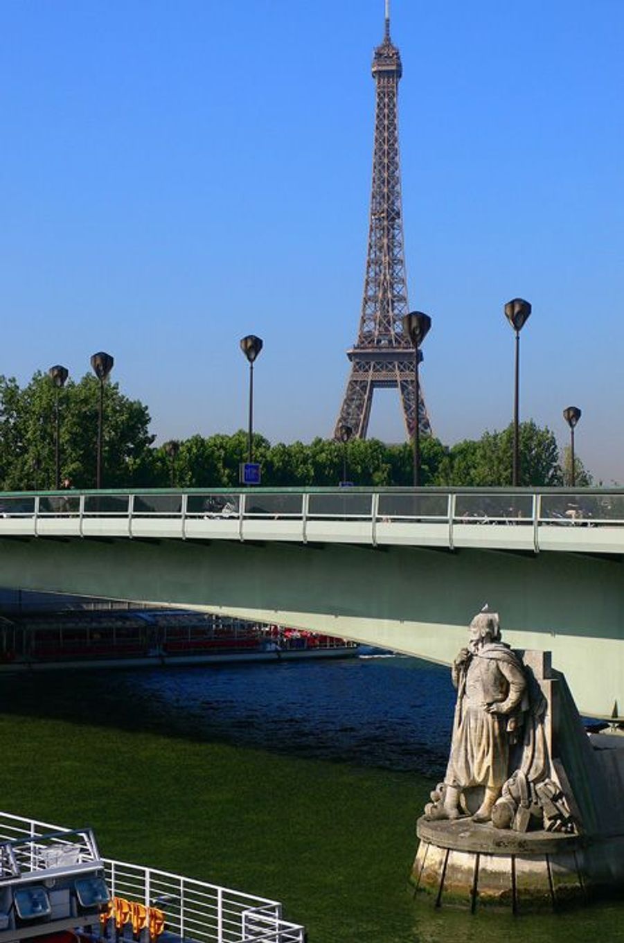 Le zouave du pont de l'alma indicateur de la crue de la Seine