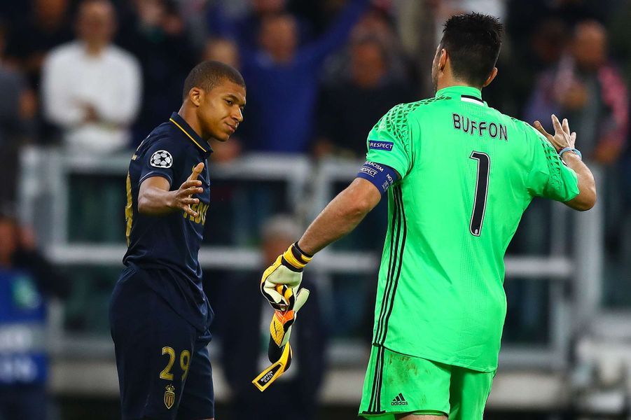 Kylian Mbappé et Gianluigi Buffon : Respect