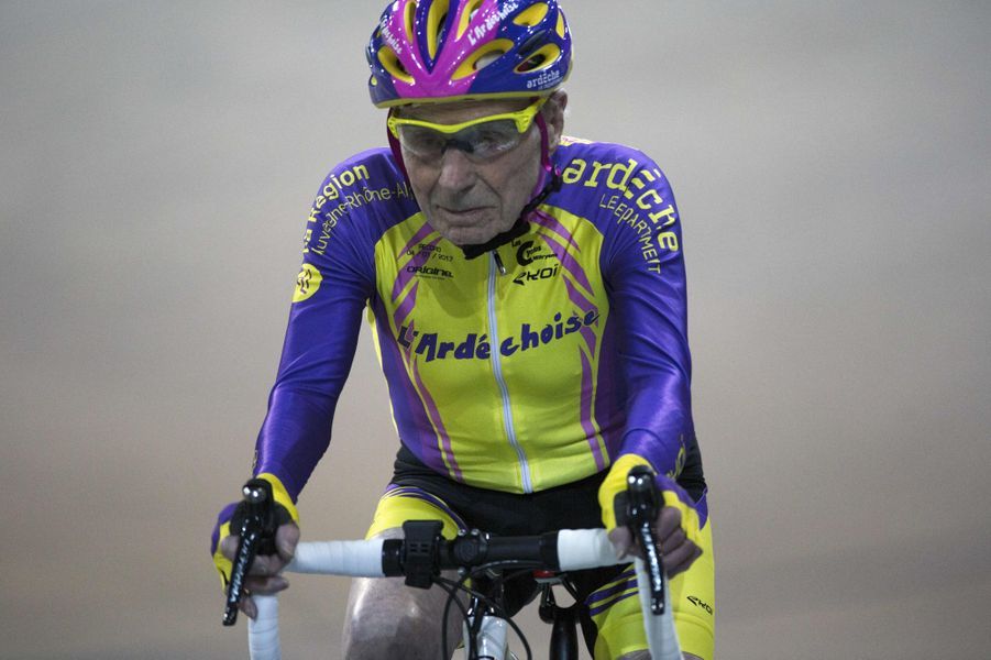 La nouvelle performance de Robert Marchand, 105 ans, en images