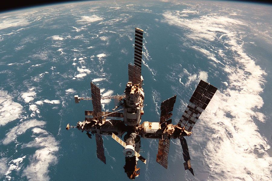 Il y a quinze ans, la station Mir se crashait dans le Pacifique