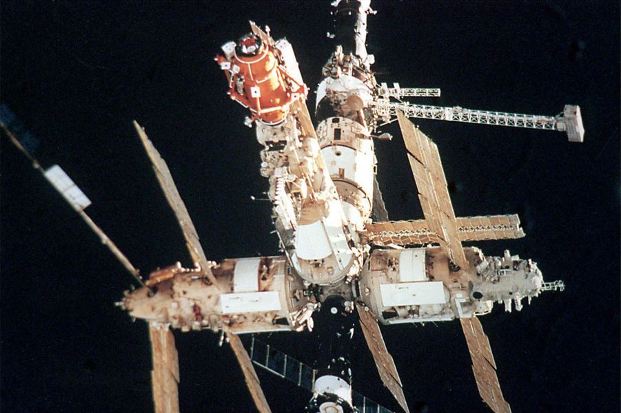 Il y a quinze ans, la station Mir se crashait dans le Pacifique