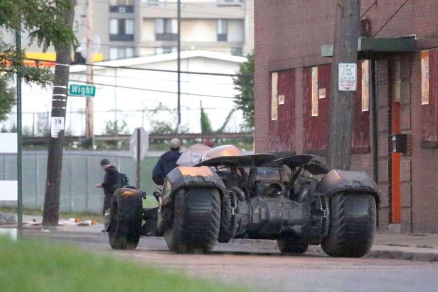 Cinéma - La Batmobile dans les rues de Detroit