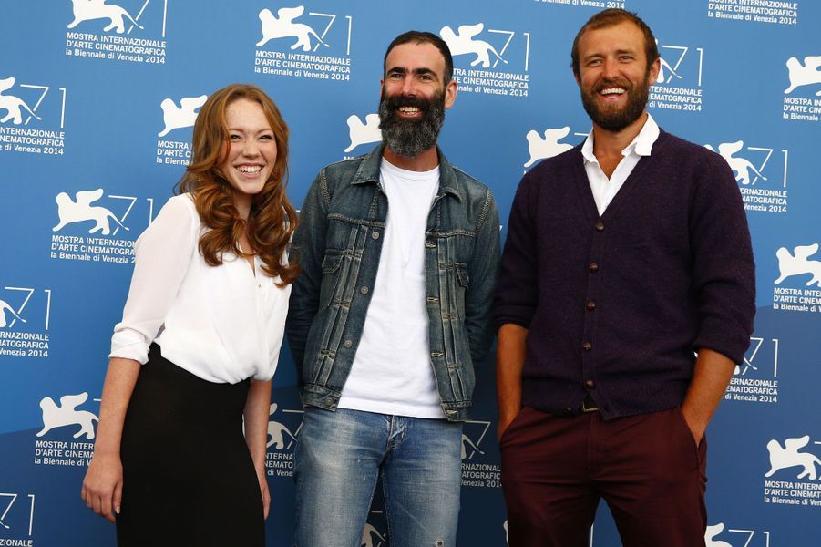 En images - Milla Jovovich rayonne à Venise