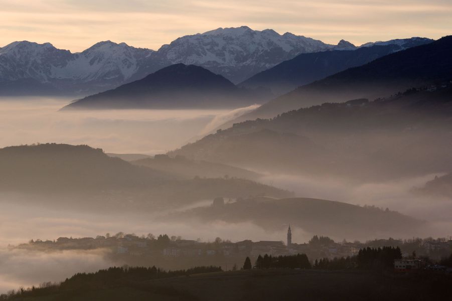 En images - San Luca, un village dans les nuages