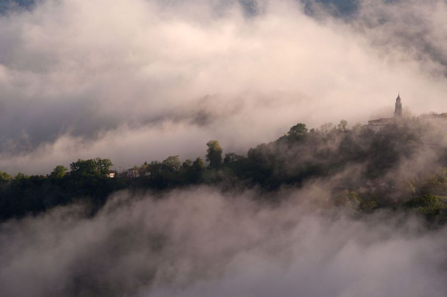 En images - San Luca, un village dans les nuages