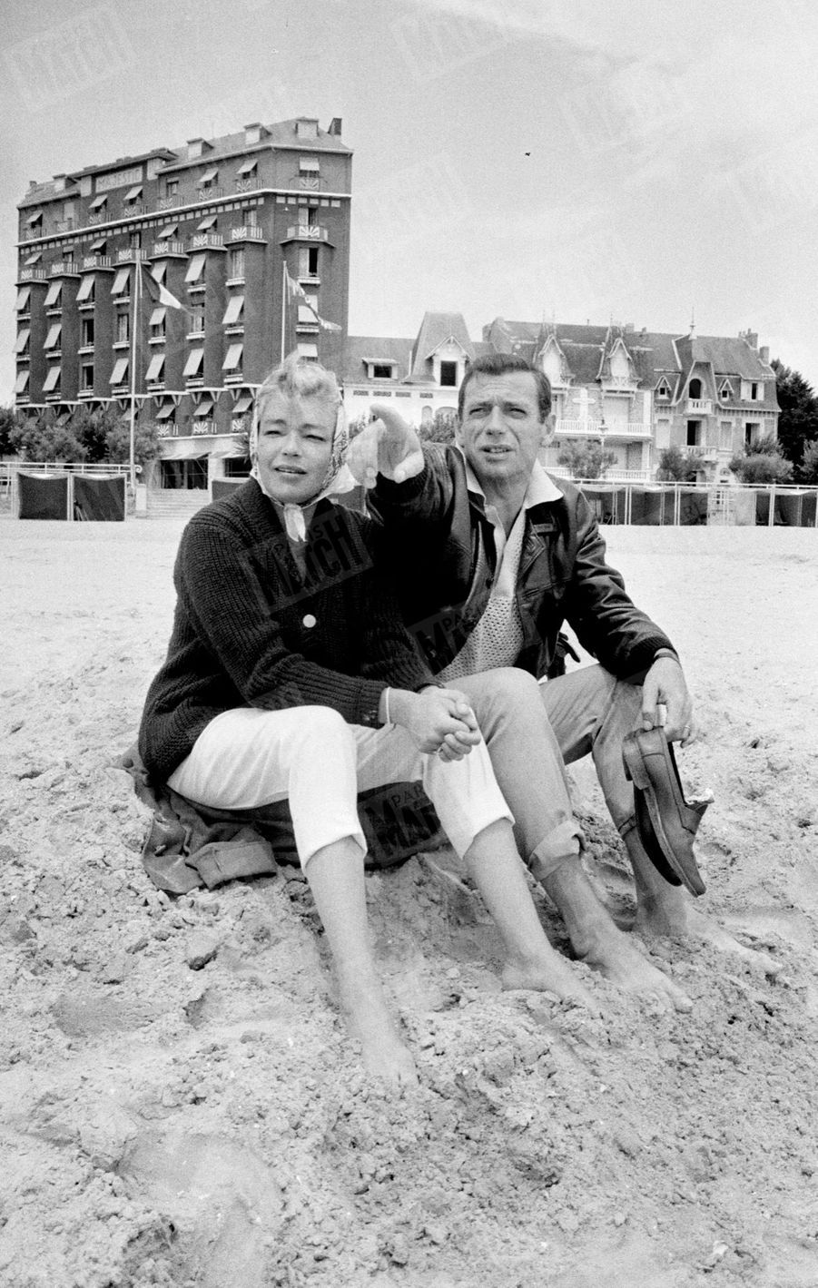 Photos : Simone Signoret dans Paris Match