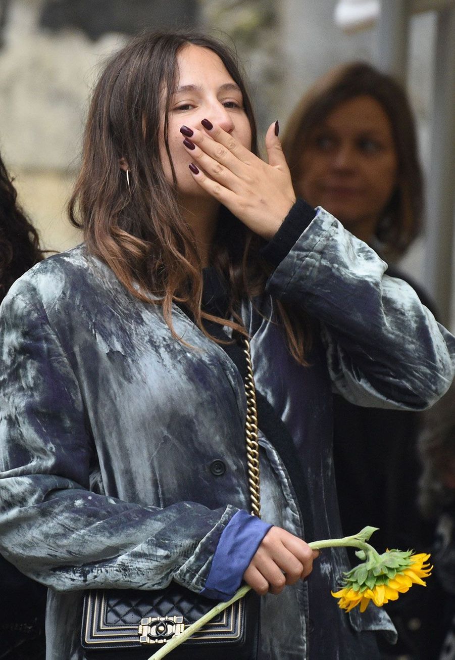 Arthur H, Kên et Izïa, leur dernier adieu à leur père Jacques Higelin