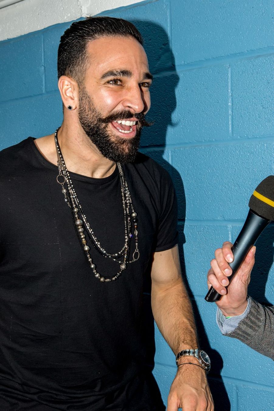Adil Rami et sa soeur complices pour une soirée caritative avec Amel Bent