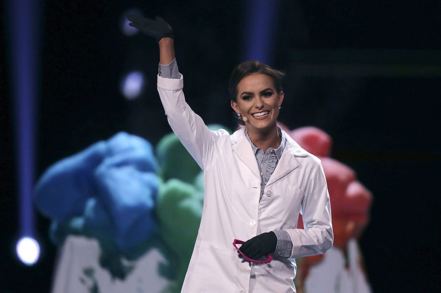 Camille Schrier, étudiante en pharmacie, sacrée Miss America 2020