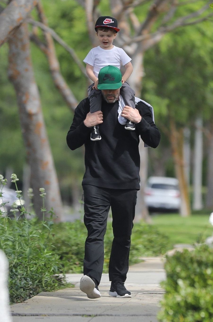 Jason Statham fait de la mini moto avec son adorable fils, Jack