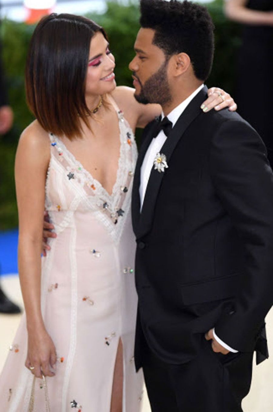 Met Gala 2017 : Selena Gomez et The Weeknd officialisent leur amour