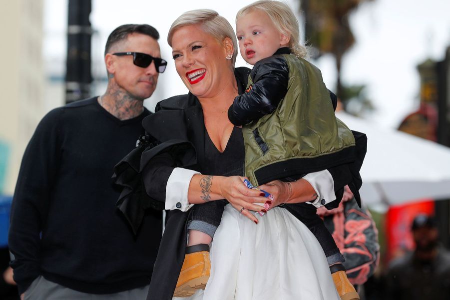 Pink radieuse auprès de ses enfants pour inaugurer son étoile à Hollywood