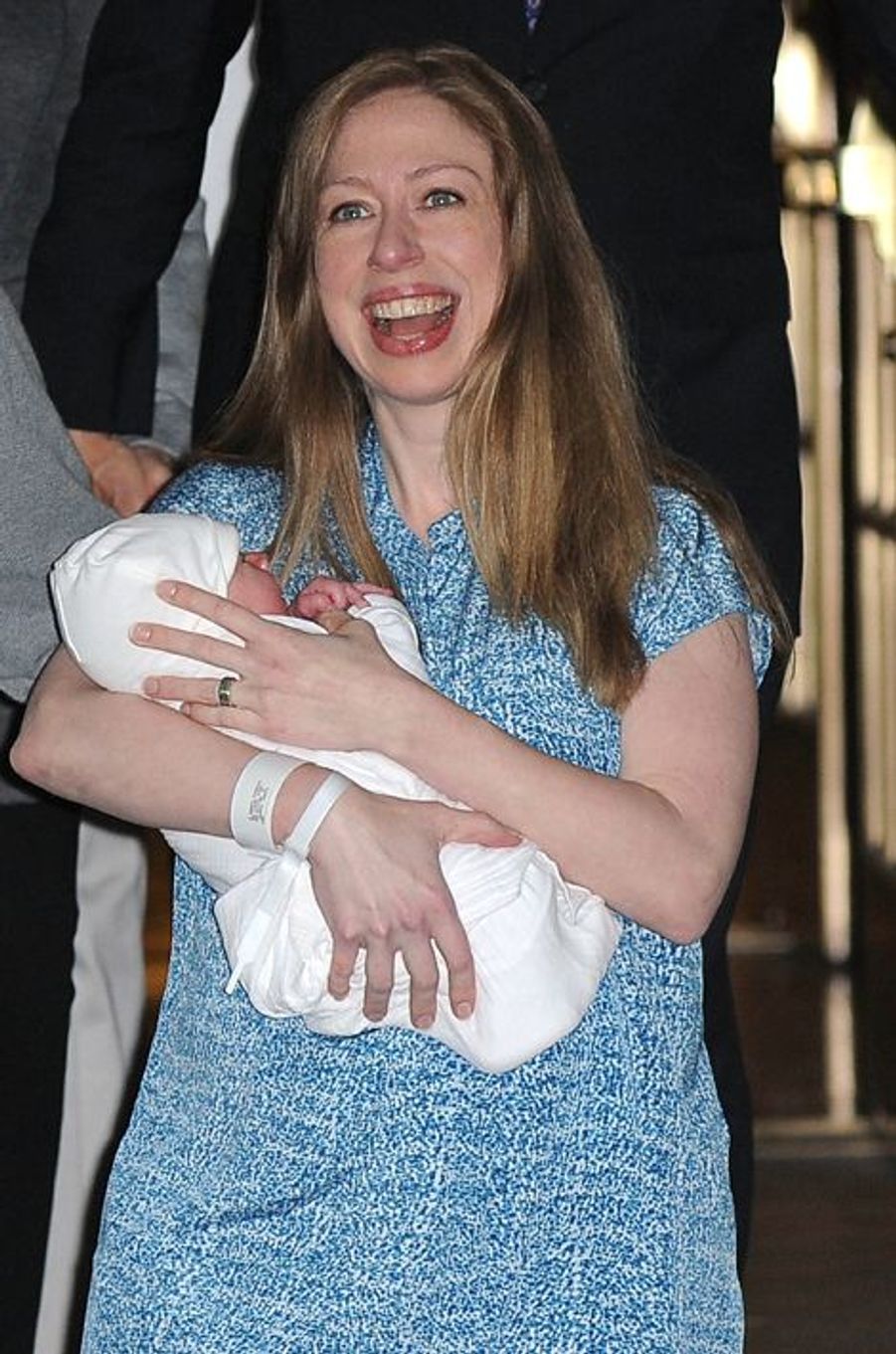 Sortie de l’hôpital en famille - Chelsea Clinton: premières photos de ...