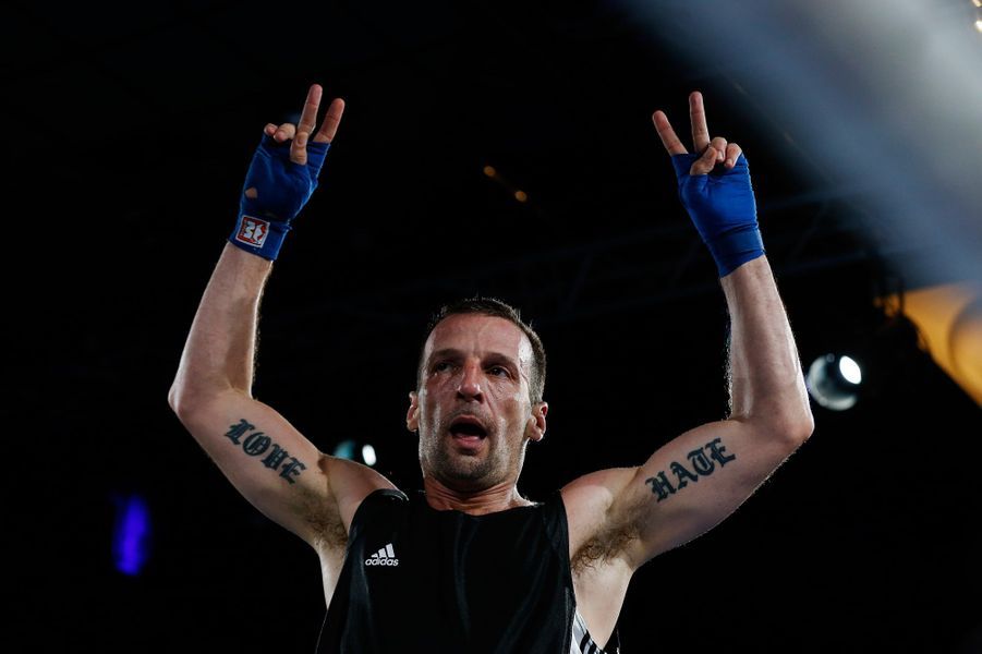 Mathieu Kassovitz monte sur le ring et fait match nul