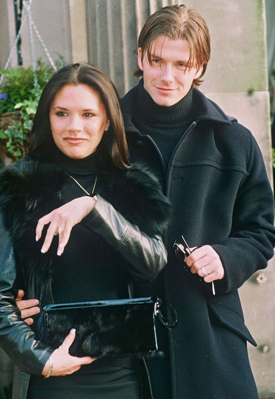 Quand Victoria et David Beckham ont fébrilement annoncé leurs fiançailles
