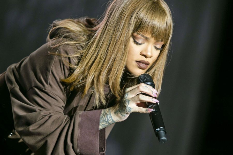 Rihanna : ses coiffures les plus folles