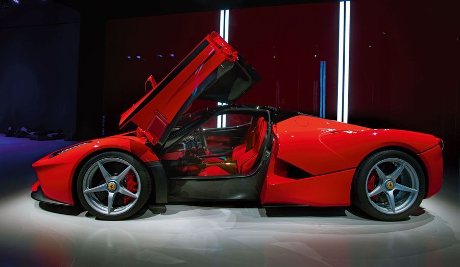 A Maranello Dans Lantre De La Ferrari