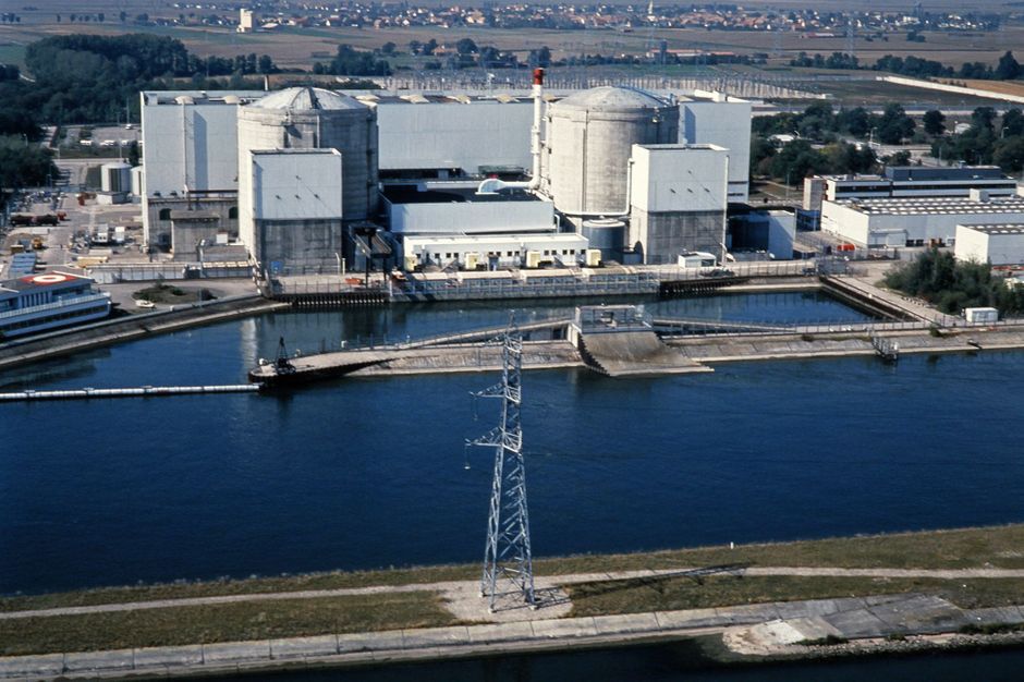 Clap de fin pour la centrale nucléaire de Fessenheim Clap de fin pour la centrale nucléaire de Fessenheim
