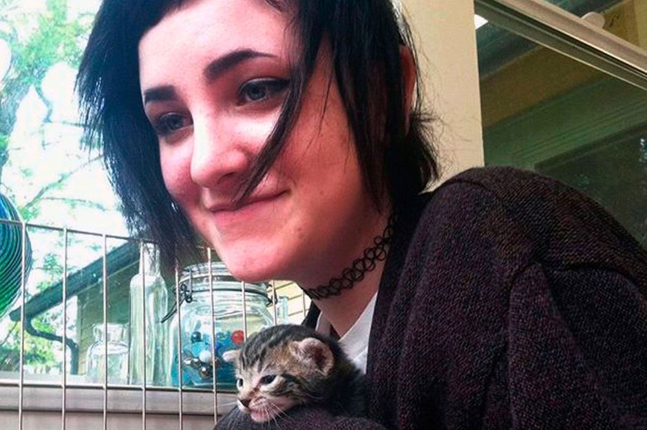 Elle survit au crash d'un avion - Autumn, l'ado américaine miraculée Elle survit au crash d'un avion - Autumn, l'ado américaine miraculée