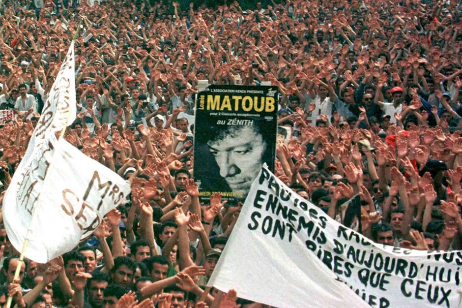 Été 98. Lounès Matoub assassiné, la Kabylie pleure son chanteur courage