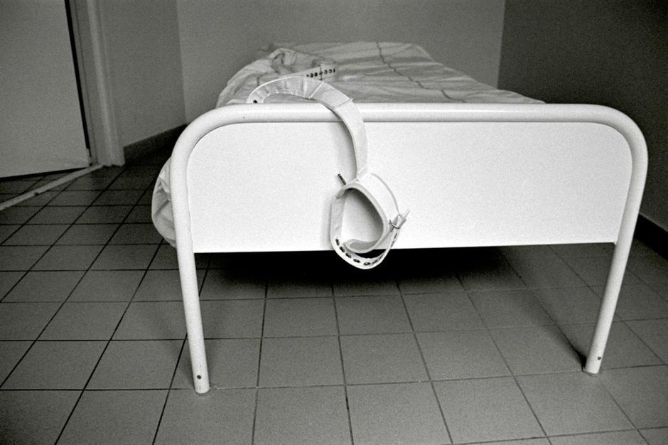 Psychiatrie : nouvelles limites à l'isolement et à la contention