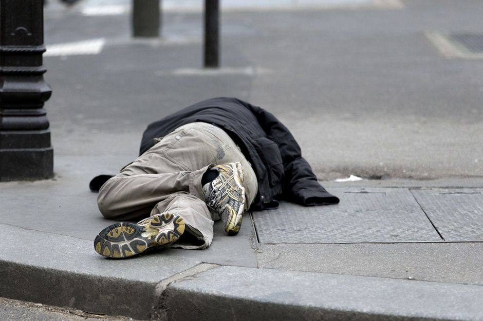 Hommage à Paris aux centaines de SDF morts en 2016
