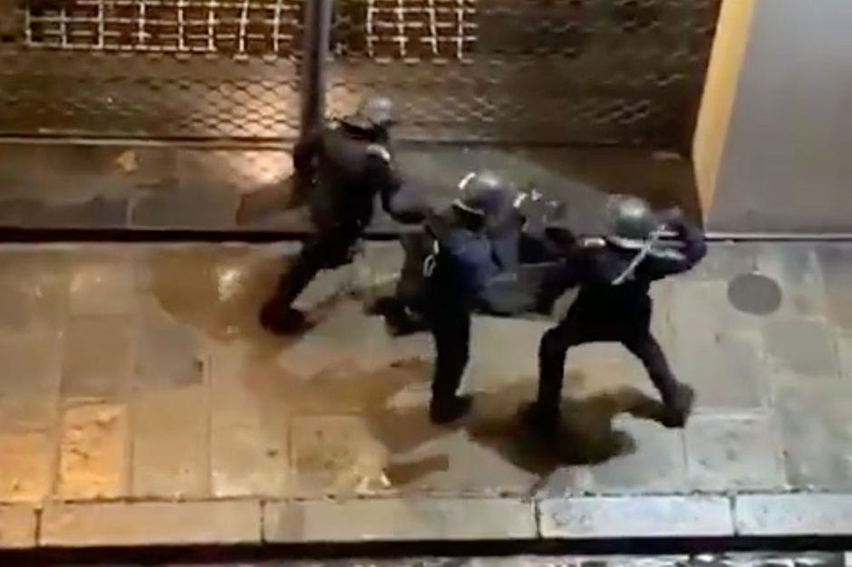 Vidéo d'un homme roué de coups à Paris : une enquête ouverte