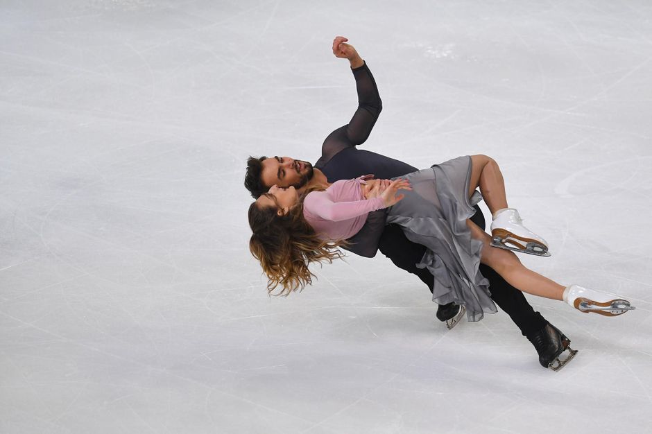 Patinage artistique : Papadakis et Cizeron s'imposent en patrons à Grenoble