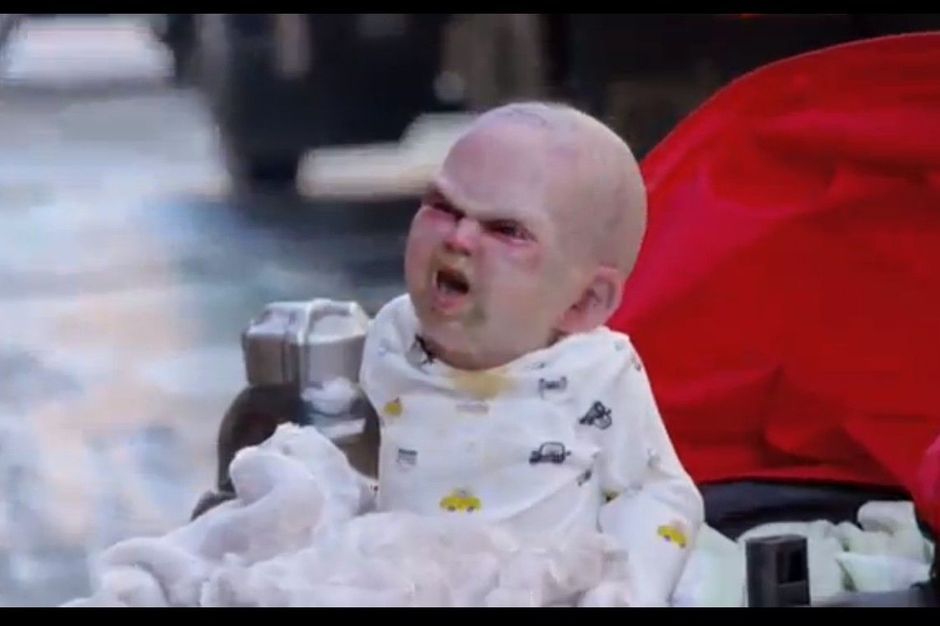 Un bébé maléfique dans les rues de New York