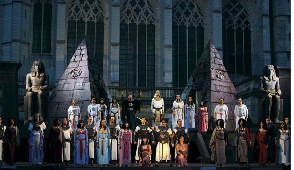 Dans les coulisses de l'“Aïda”