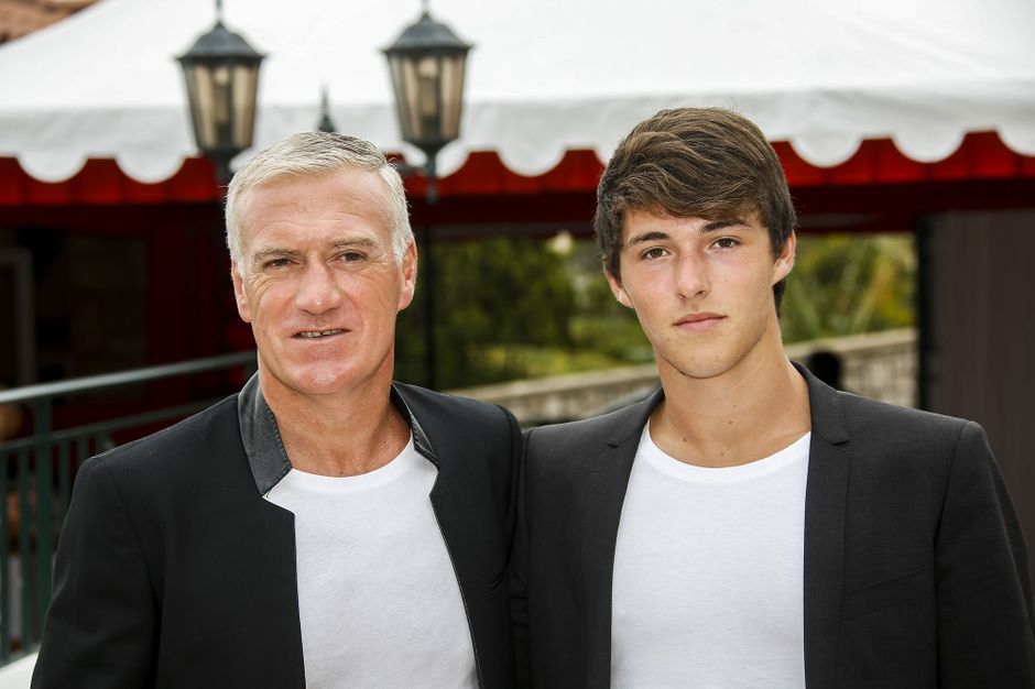 Dylan Deschamps fête ses 23 ans à Londres avec sa petite amie