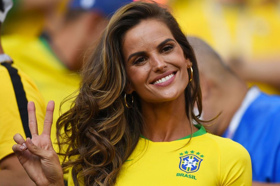 Izabel Goulart : la supportrice sexy du Brésil