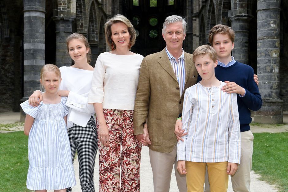 La reine Mathilde, le roi des Belges Philippe et leurs enfants sont en ...