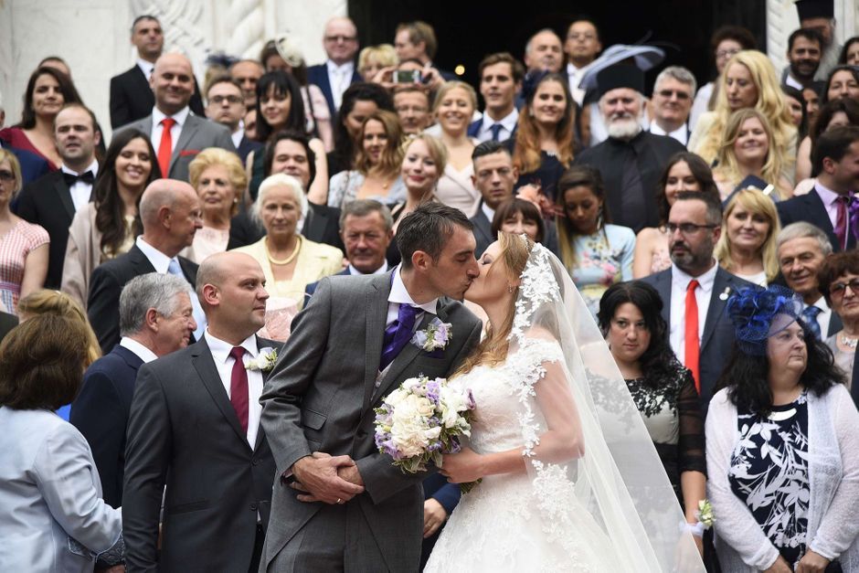 Mariage dans la famille royale de Serbie : le prince Djordje et Fallon ...