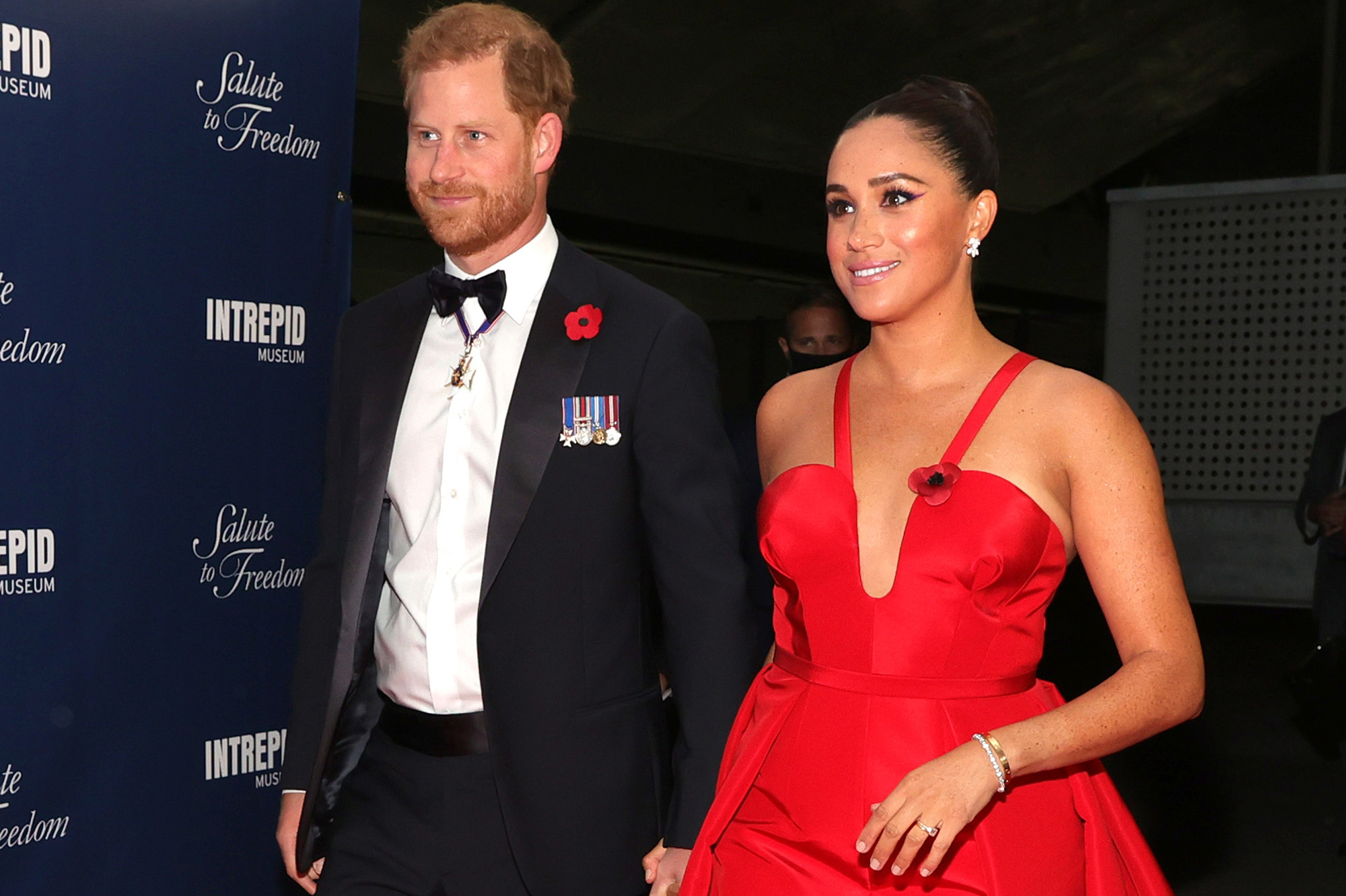 Harry et Meghan dévoilent leur premier cliché avec Archie et Lilibet
