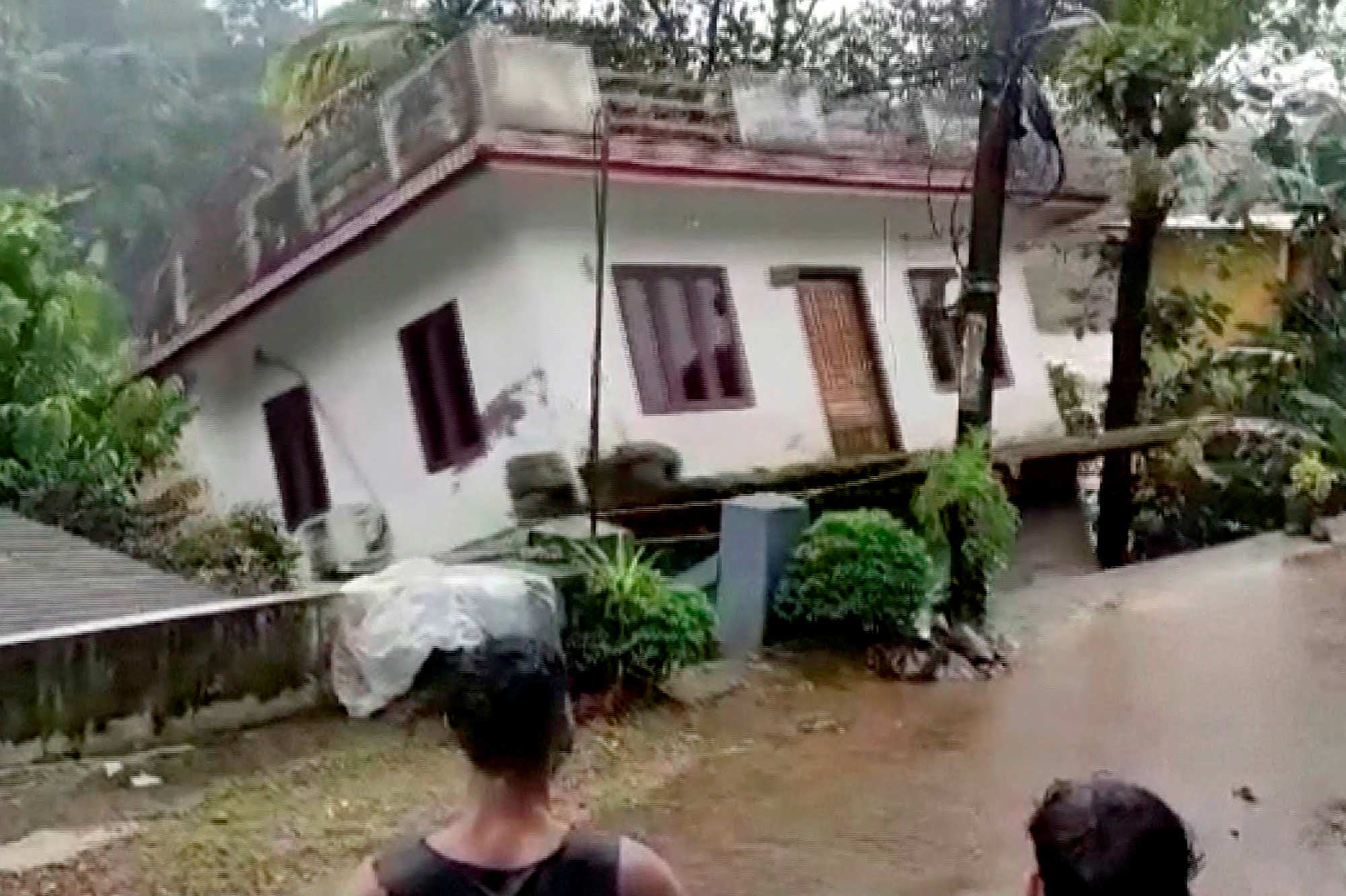 Au moins 15 morts dans des inondations et glissements de terrain en Inde