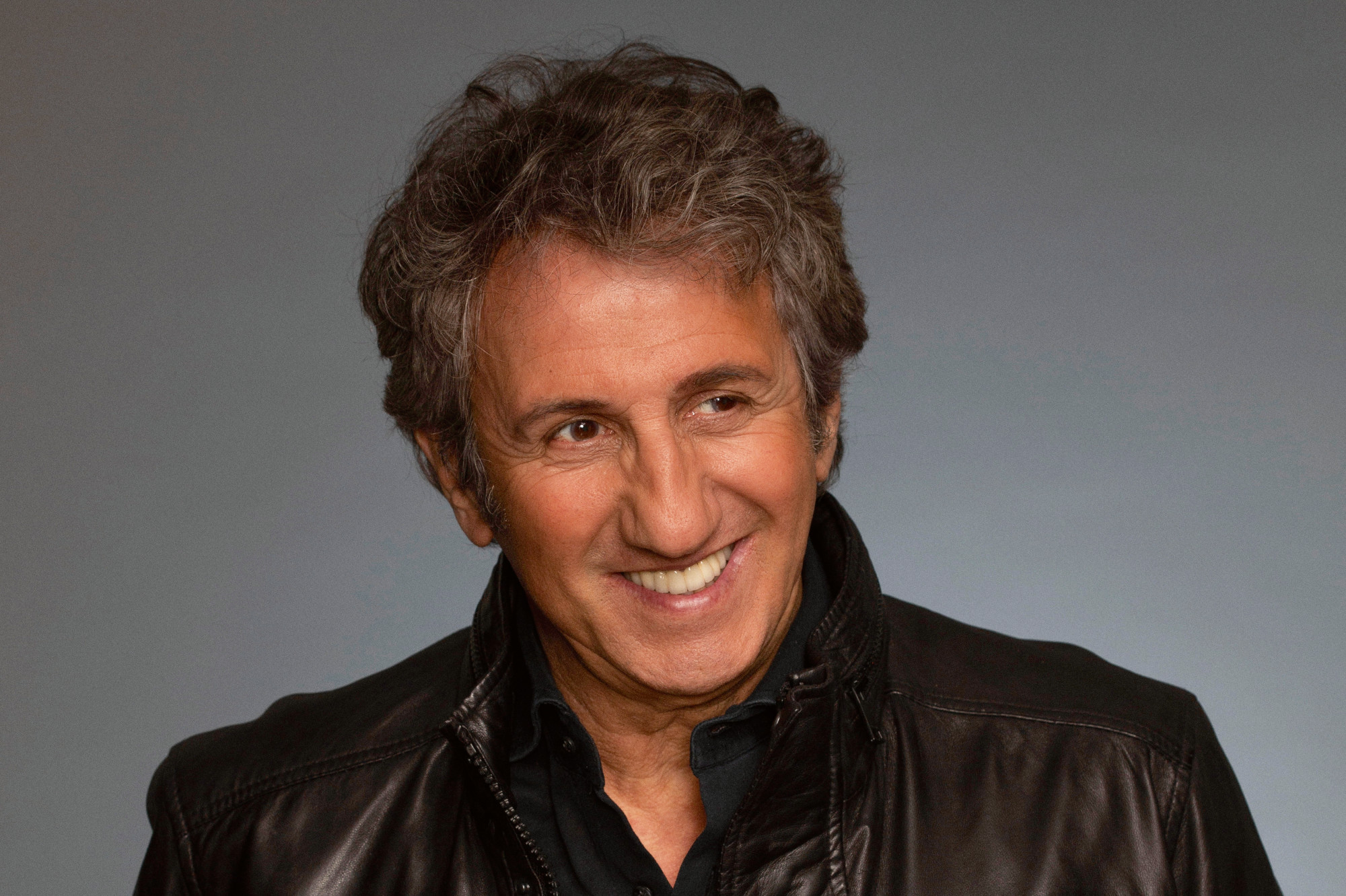 Richard Anconina, débutant à 68 ans