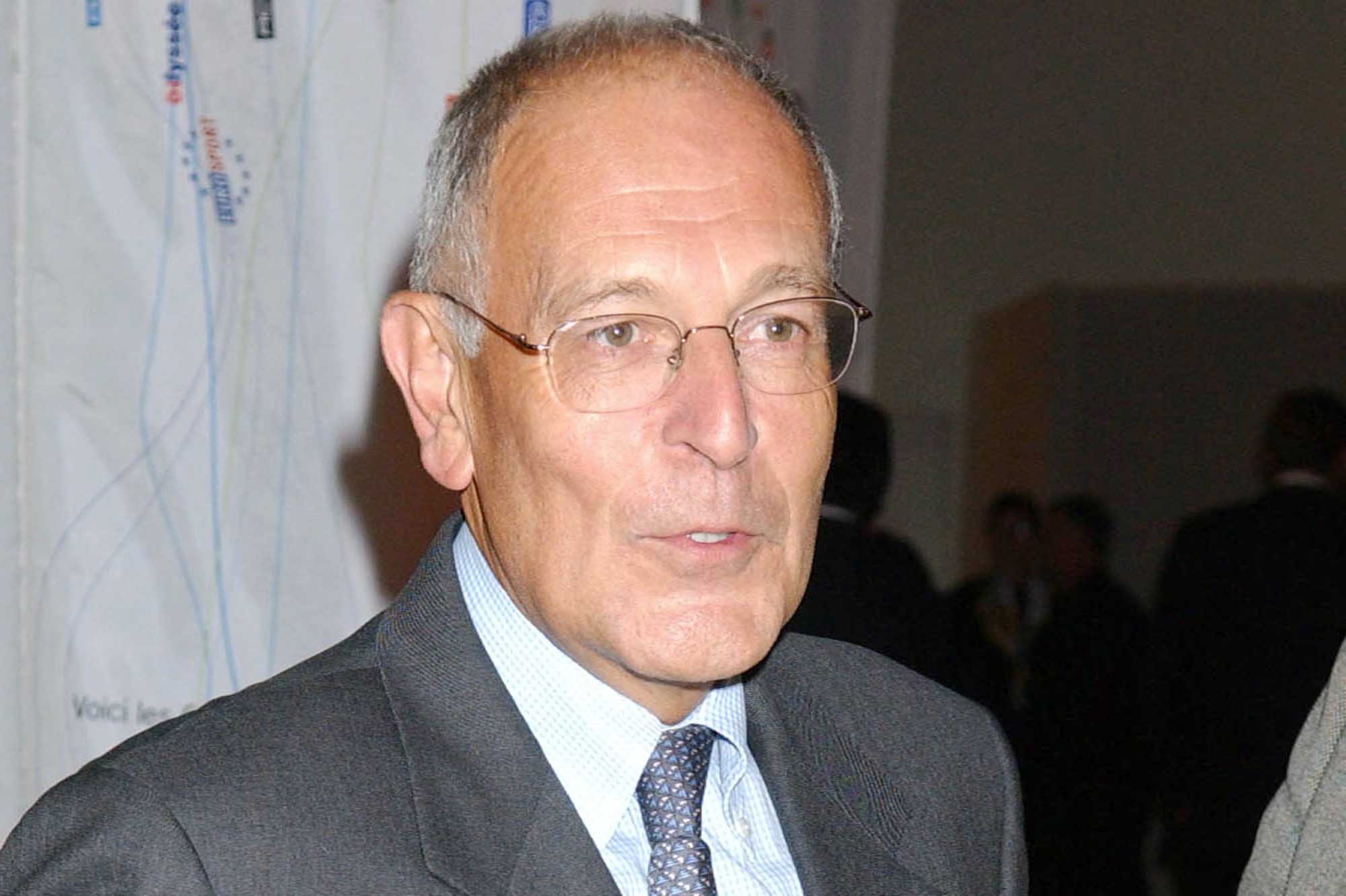 Jean-Pierre Pernaut, Arthur...Les hommages des personnalités télé à ...