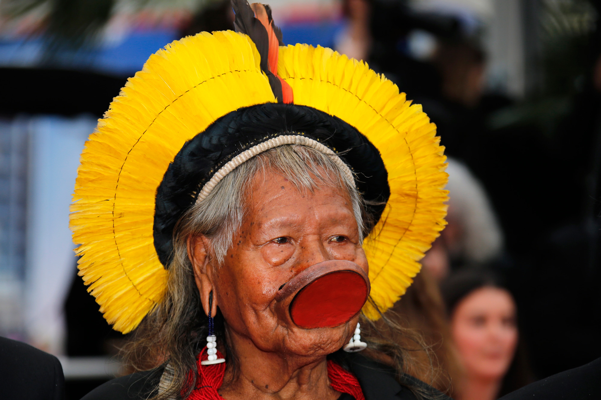 Amazonie : le chef indien Raoni veut le départ de Bolsonaro "le plus ...