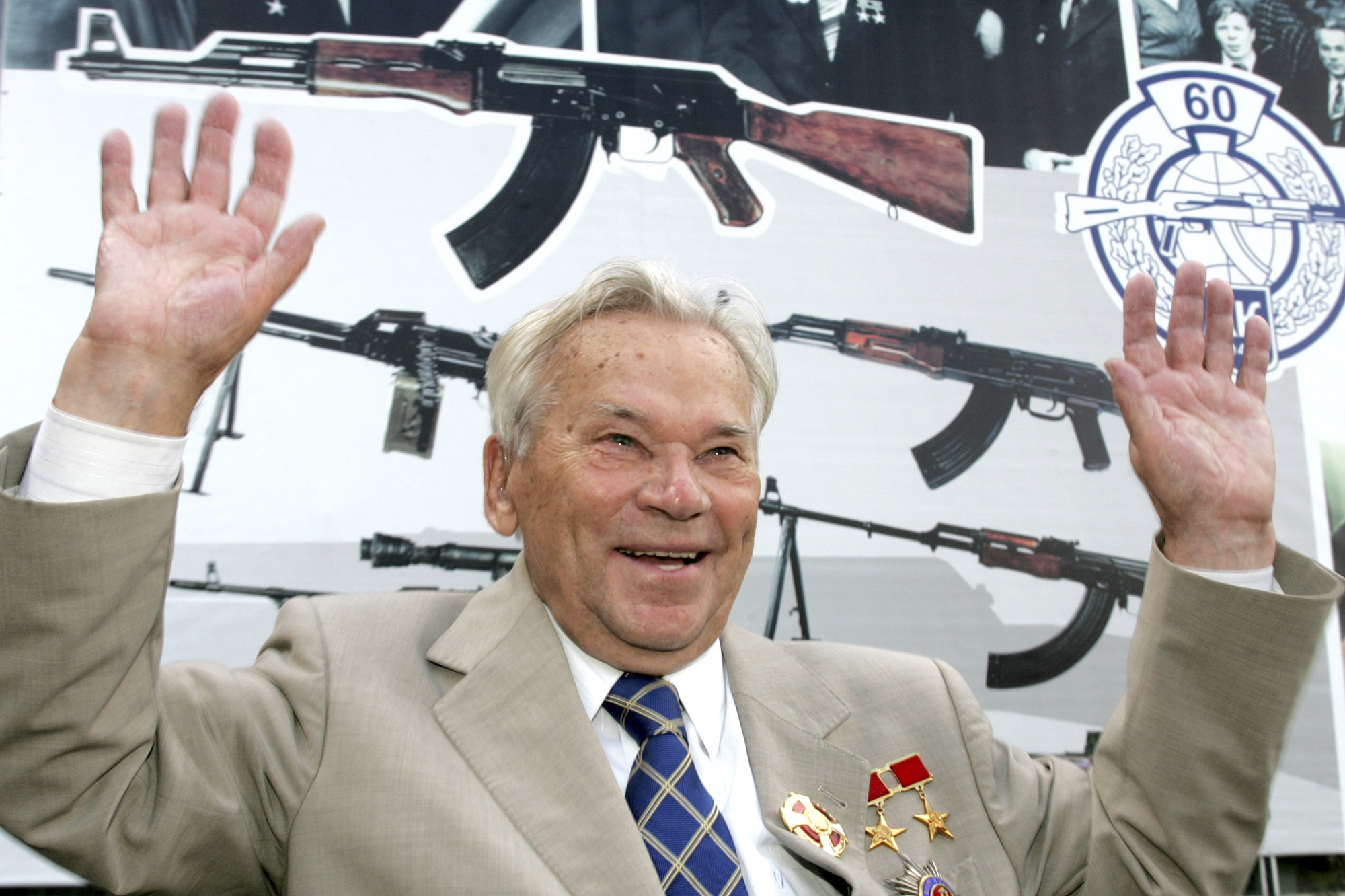 Le "père" de l’AK-47 est mort - Mikhail Kalachnikov