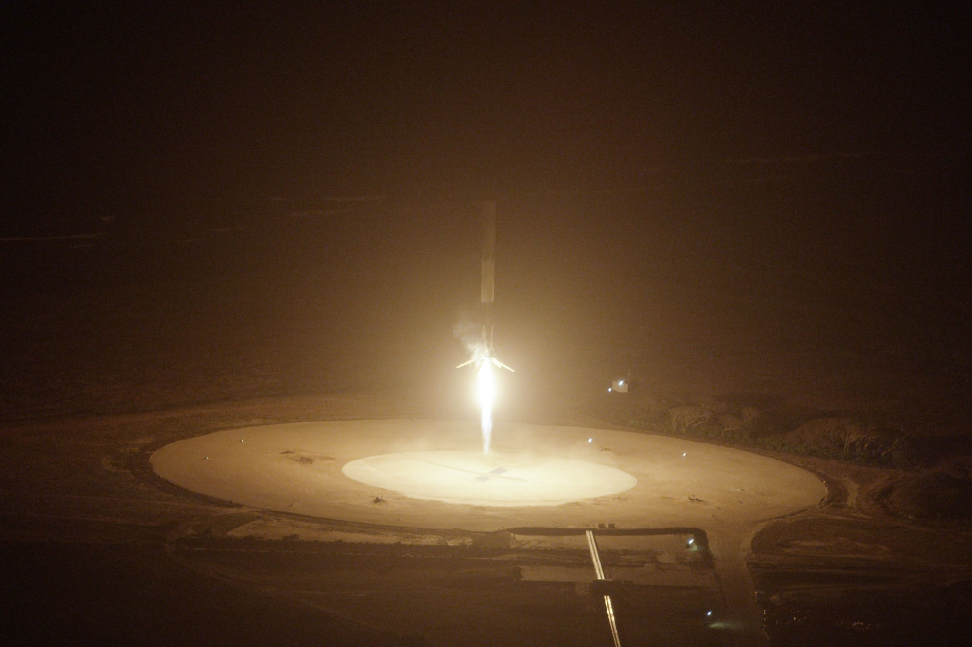 Elon Musk et Jeff Bezos se tirent la bourre - Un lancement de fusée ...