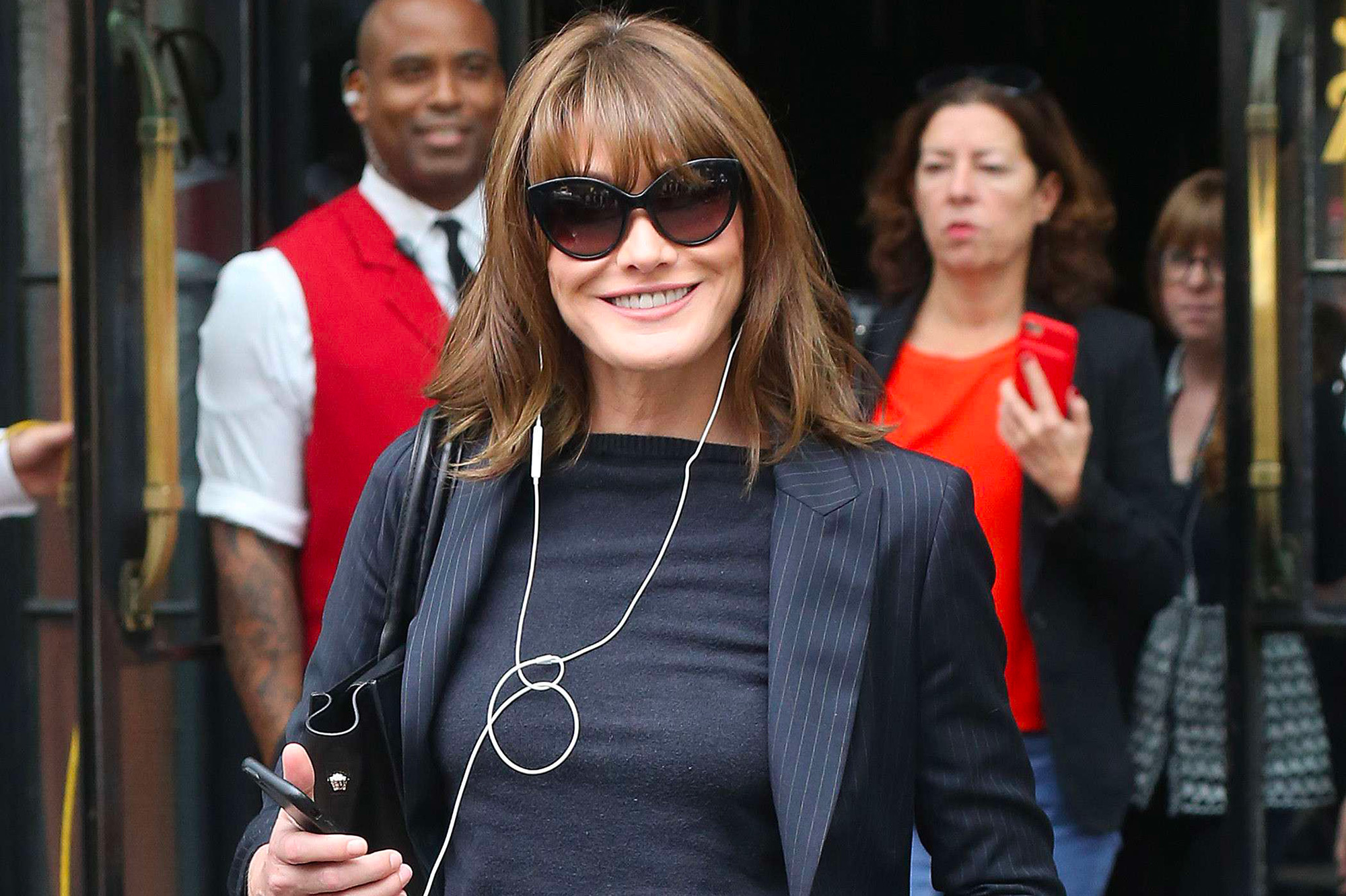 Carla Bruni-Sarkozy affirme que "Nicolas aurait fait prophète"