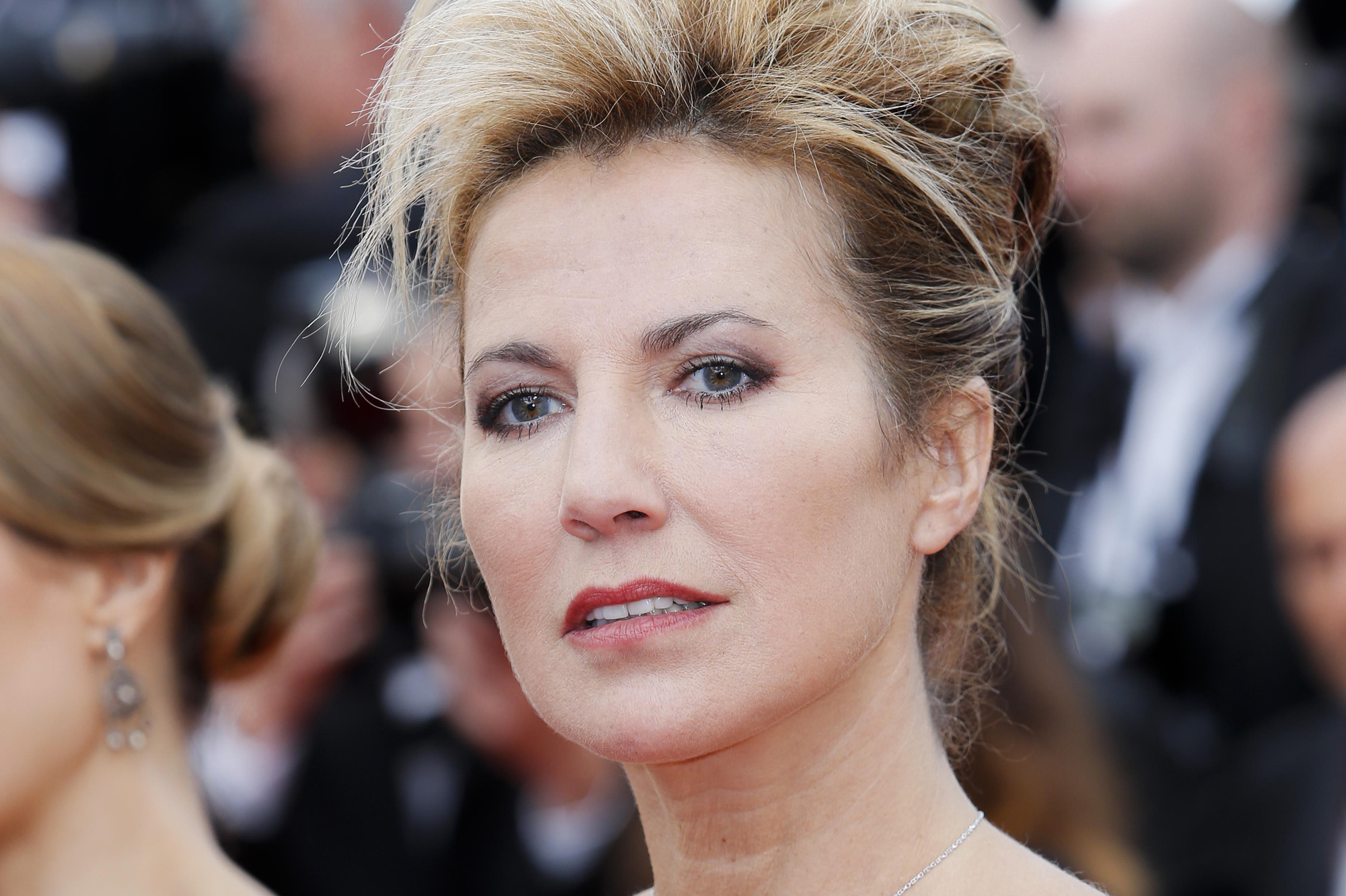 Natacha Amal revient sur la polémique - Sifflée à son mariage